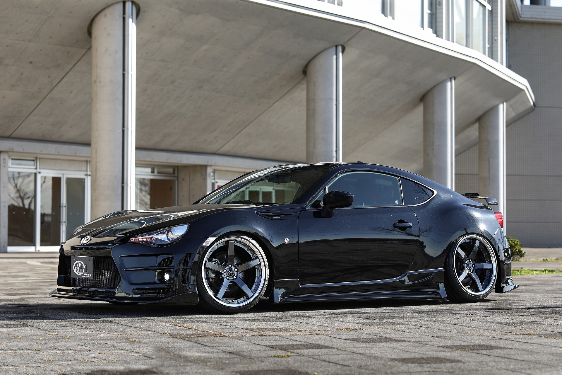 【大阪店限定特選車】86 KUHL フルカスタム コンプリート 269万円！！ ～ クールレーシング大阪 ZN6 ハチロク 6MT FR 1台限定 フルエアロ ～ | KUHL RACING ...