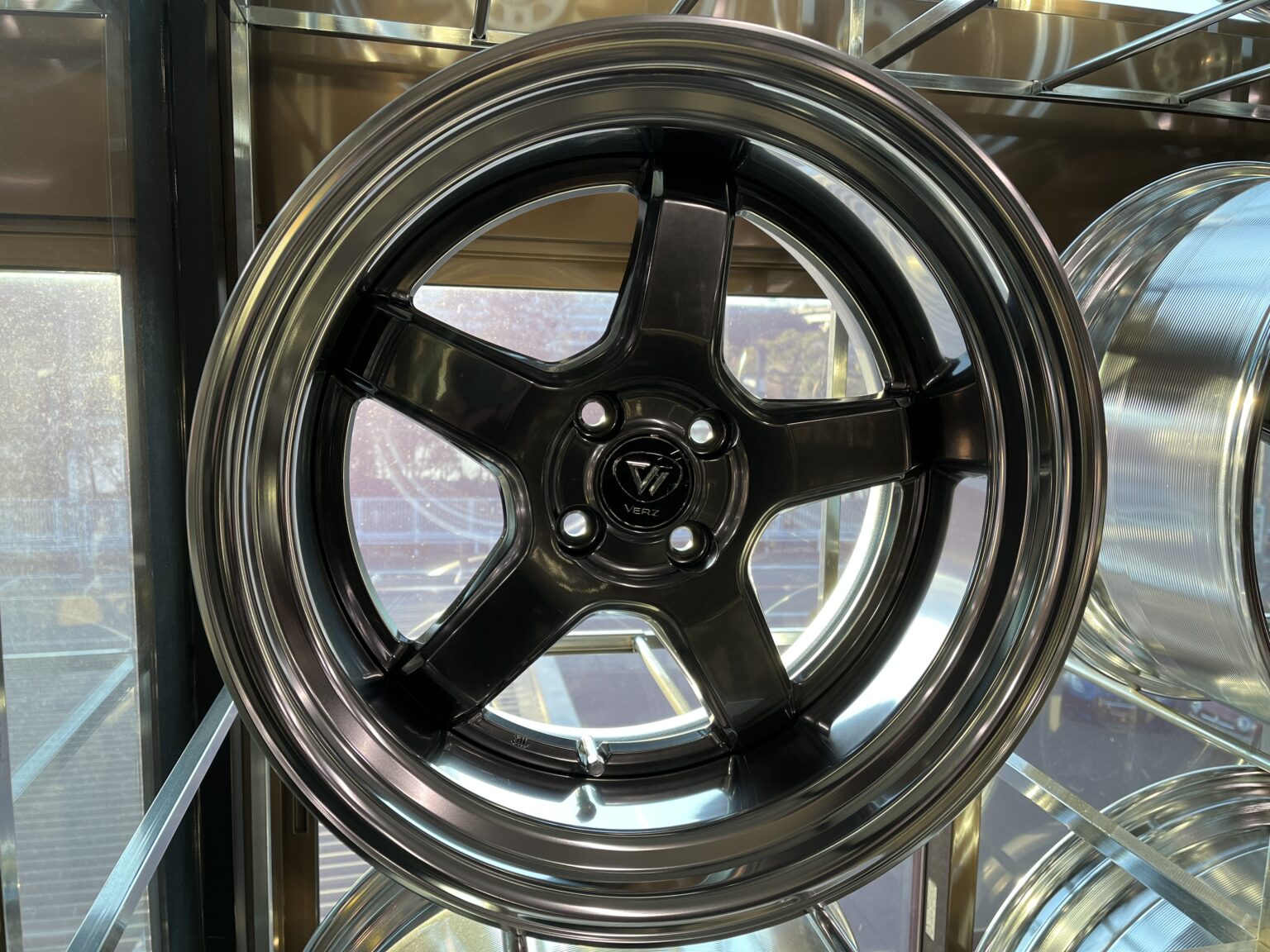 新作ホイール DDR01・VERZ-KROSSを細かくご紹介します！ ｜ KUHL(クール)