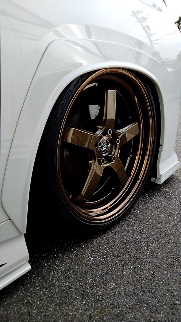 【エアロ・ホイール】TOYOTA・NOAH／VOXY紹介 ｜ KUHL(クール)