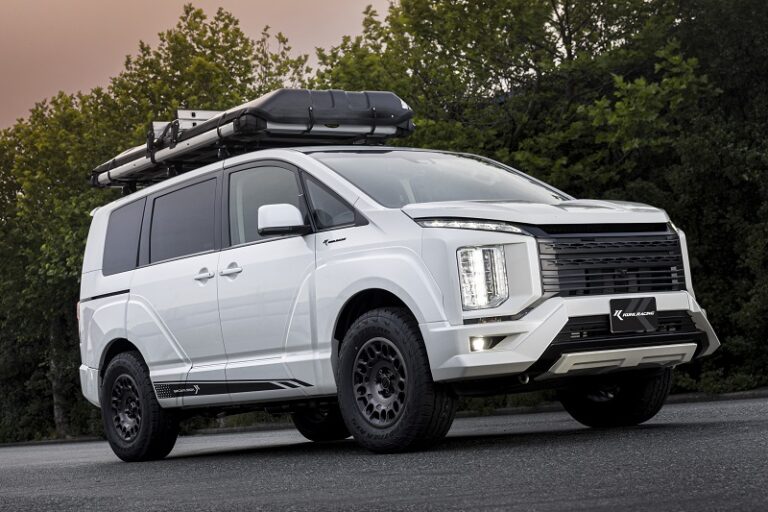 【エアロ】MITSUBISHI・DELICA D:5薄型 エアロパーツ構成部品・取り付け方法 ｜ KUHL(クール)