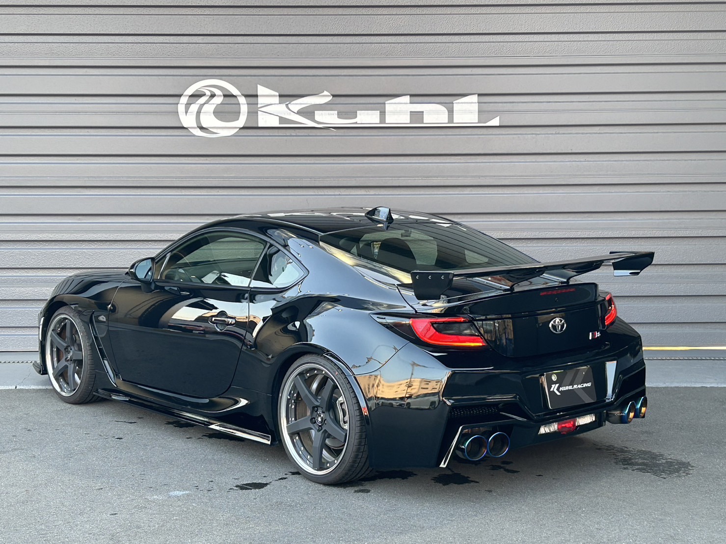 KUHL大阪 メカニックブログ GR86 ミドルマウントGTウィングの取付！！！ ｜ KUHL(クール)