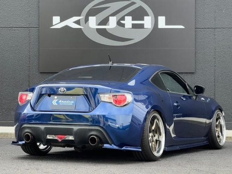 【KUHLが作った本気のデモカー86！】アームとピロアッパーを組み合わせて大迫力の足回りを実現したZN6型86！ ｜ KUHL(クール)