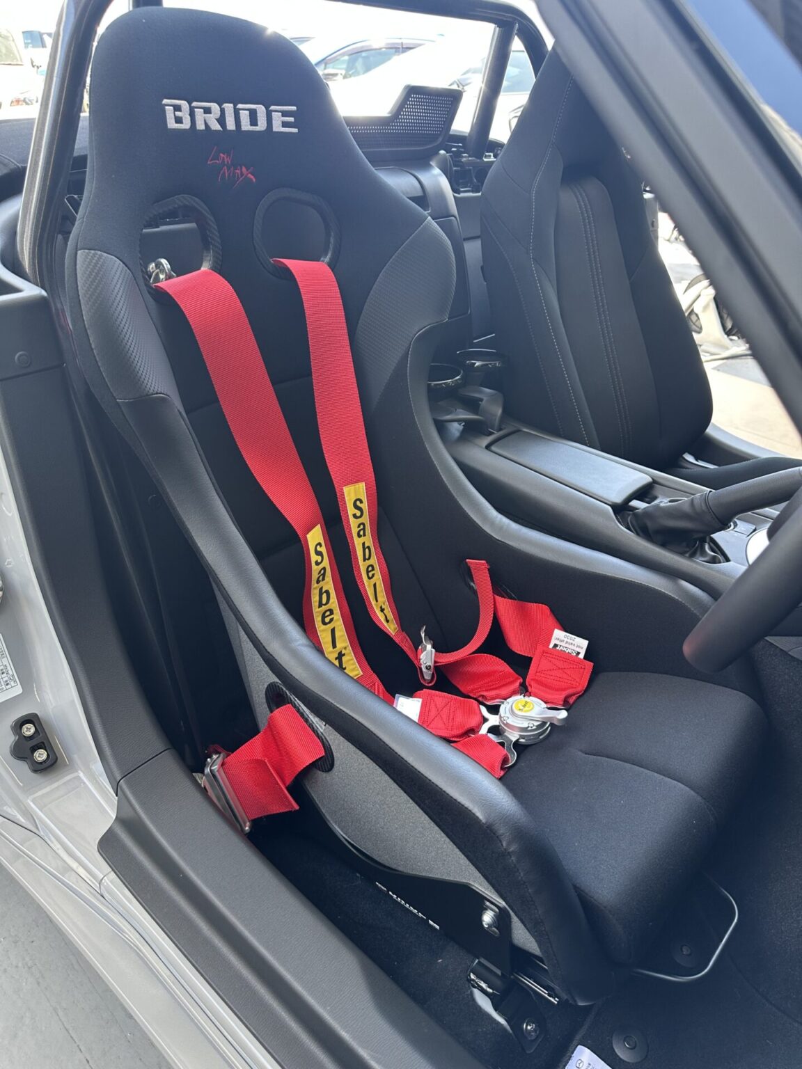 【メカブログ】NDロードスターにロールバー、フルバケ、4点式シートベルトの取り付けを行いました！ ｜ KUHL(クール)